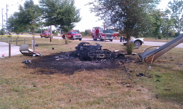 Two Men Survive Horrendous Wreck in Ford GT