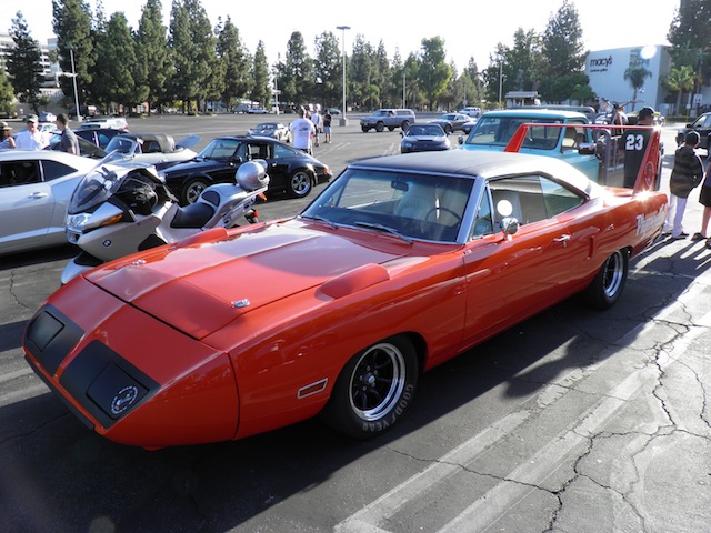 This Hotchkis-Equipped '70 Superbird Wows At Warner Center