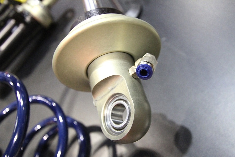 PRI 2011: Penske Racing Shocks Triple Adjustable Drag Shock