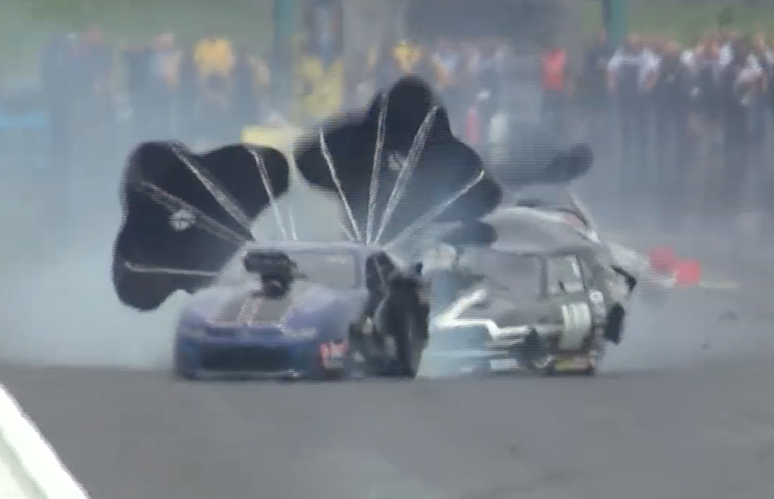 Video: Todd Tutterow And Steve Whiteley Rub Fenders At 200+ MPH